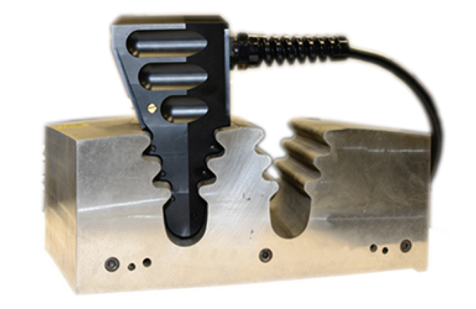Inspecting Turbine Dovetails with Eddy Current Array Technology